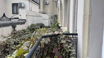 Quarto casal luxo, vista para a cidade | Sacada