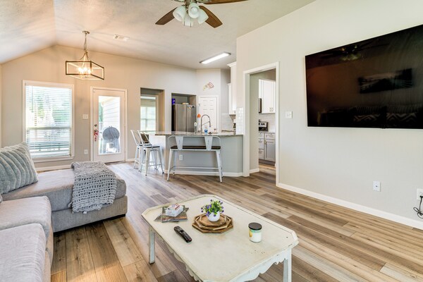 9 Mi To College Station: Dog-friendly Home W/ Yard - Tunis, TX