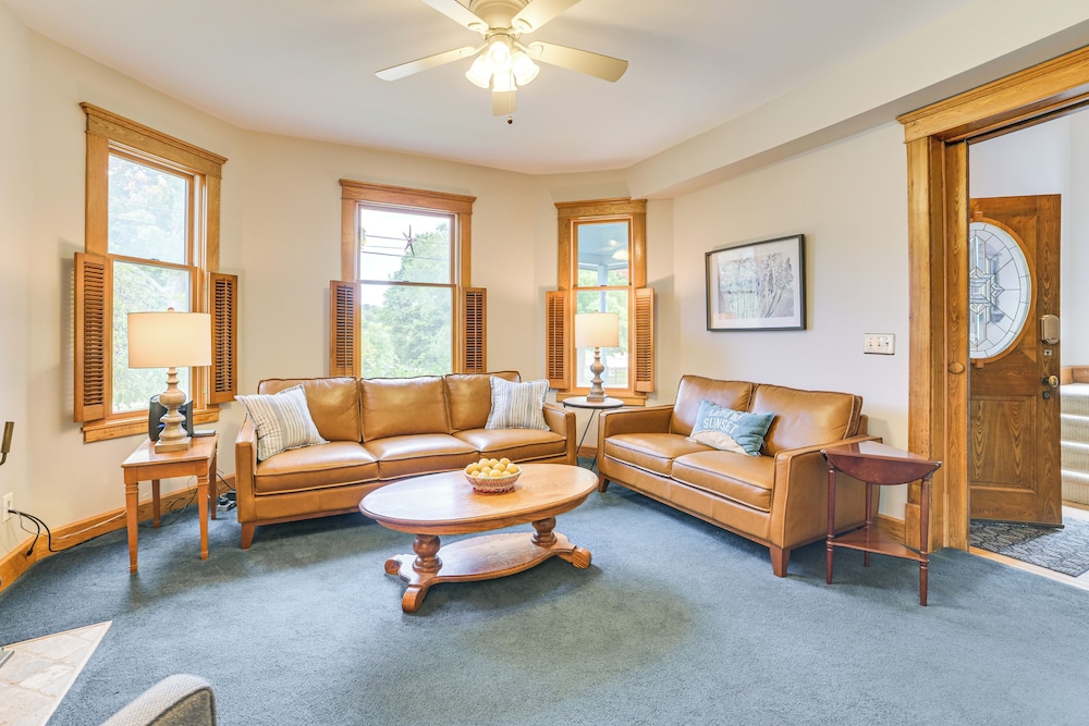 Steps To Dtwn & River! Boyne City Family Retreat - Boyne City, MI