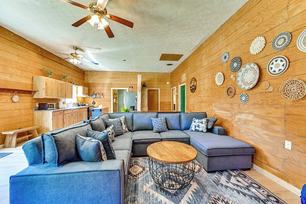 Ohio Hunters Cabin W/ Pond Access: Pets Welcome! - Ohio