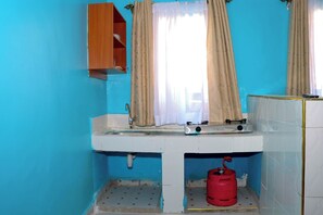 Quarto Individual Deluxe | Cozinha privada | Utensílios de cozinha