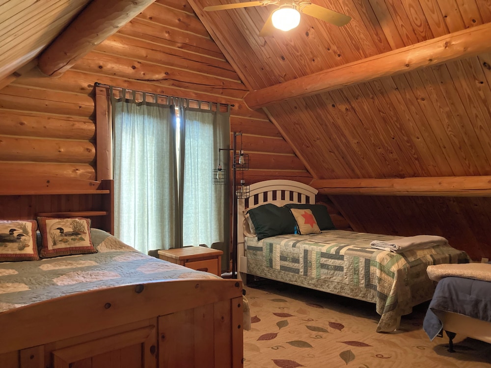 Incredible Mountain View! Log Cabin steps from Table Rock State Park ...