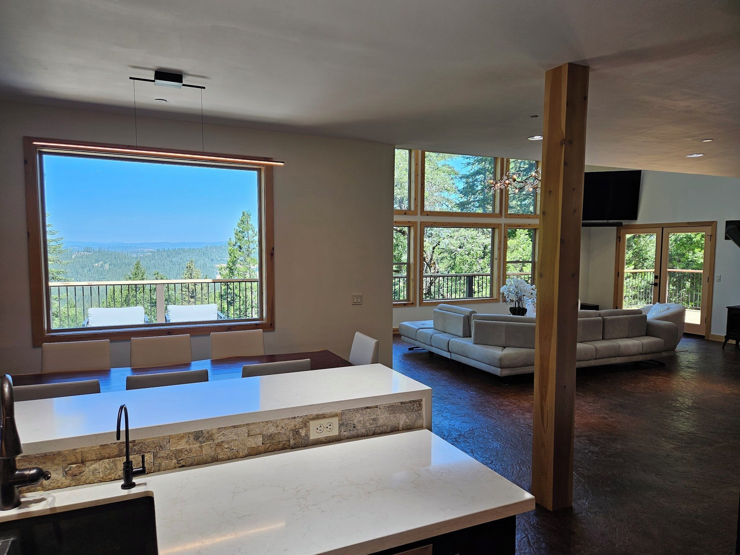 Cedar Rock Cabin: 5 Bedroom In Mi-wuk Village - 