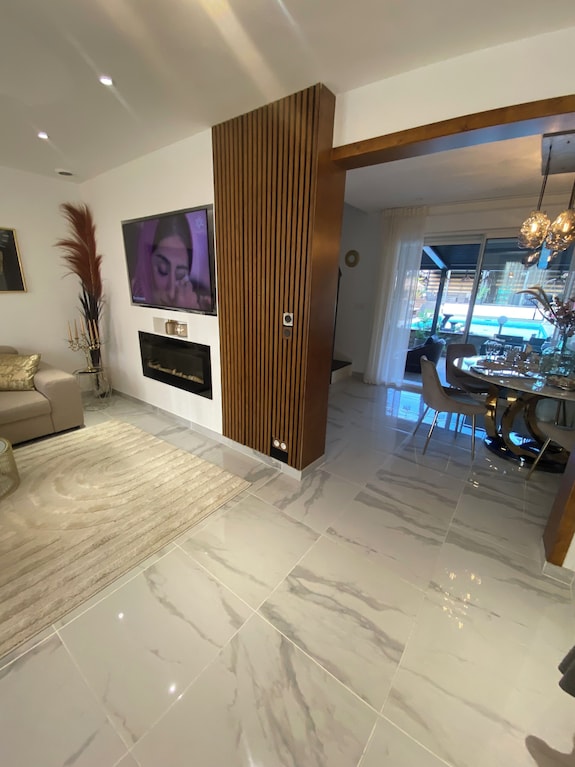 Belle Maison Avec Piscine Chauffée Et Jacuzzi à 10 Minutes Du Centre-ville - Le Zenith d'Orléans