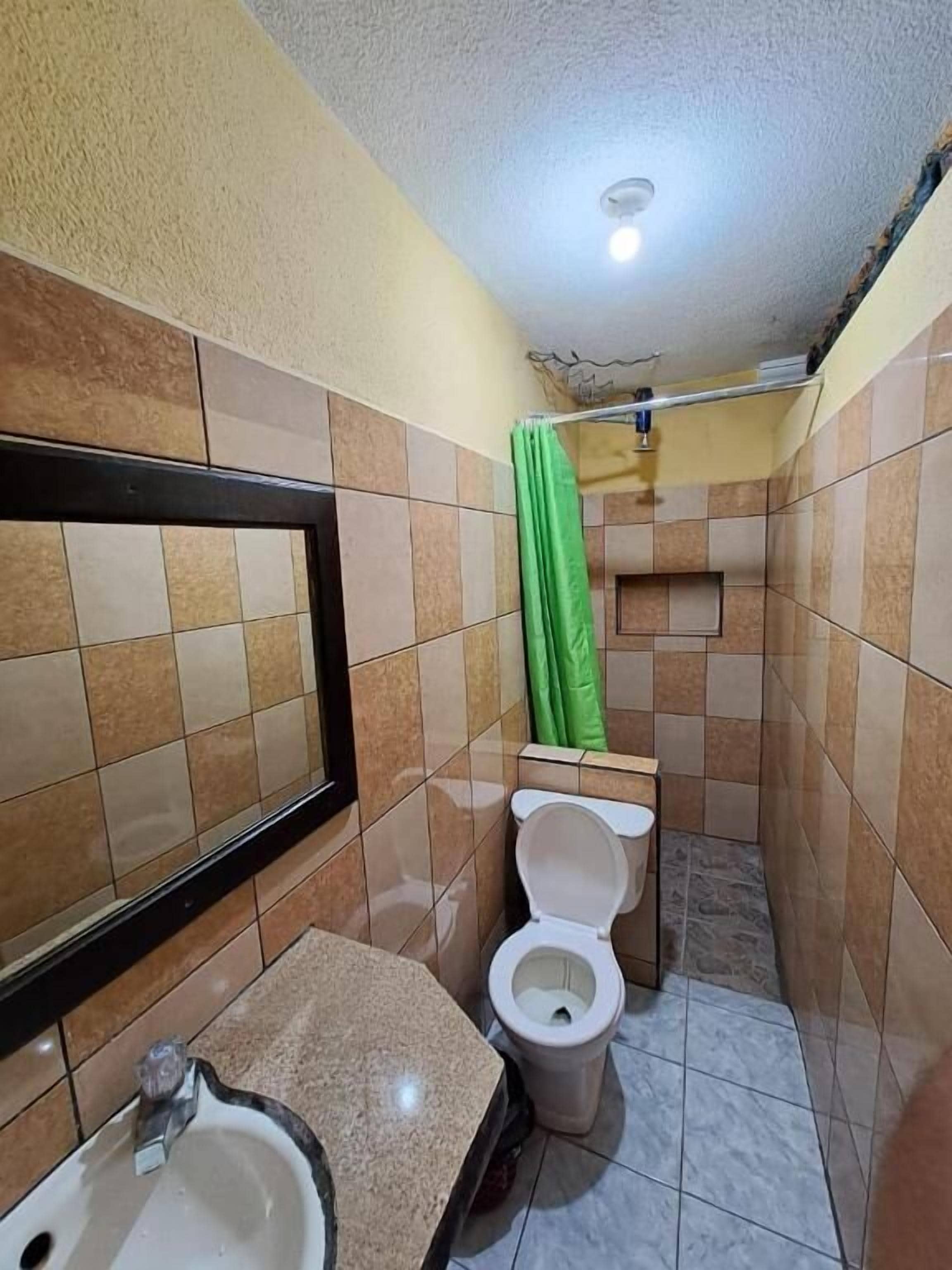 Um polibã, toalhas fornecidas 