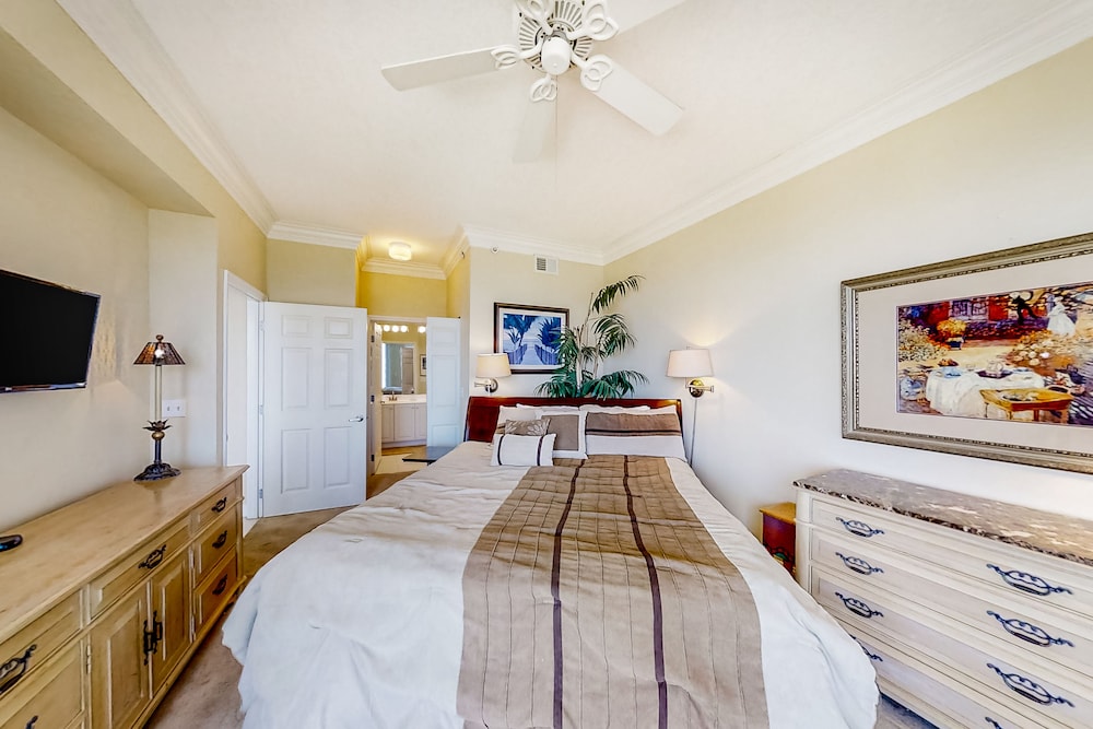 Oceanfront, 2nd-Floor Condo with Balcony, HDTVs, WiFi, AC & Shared Pool ...