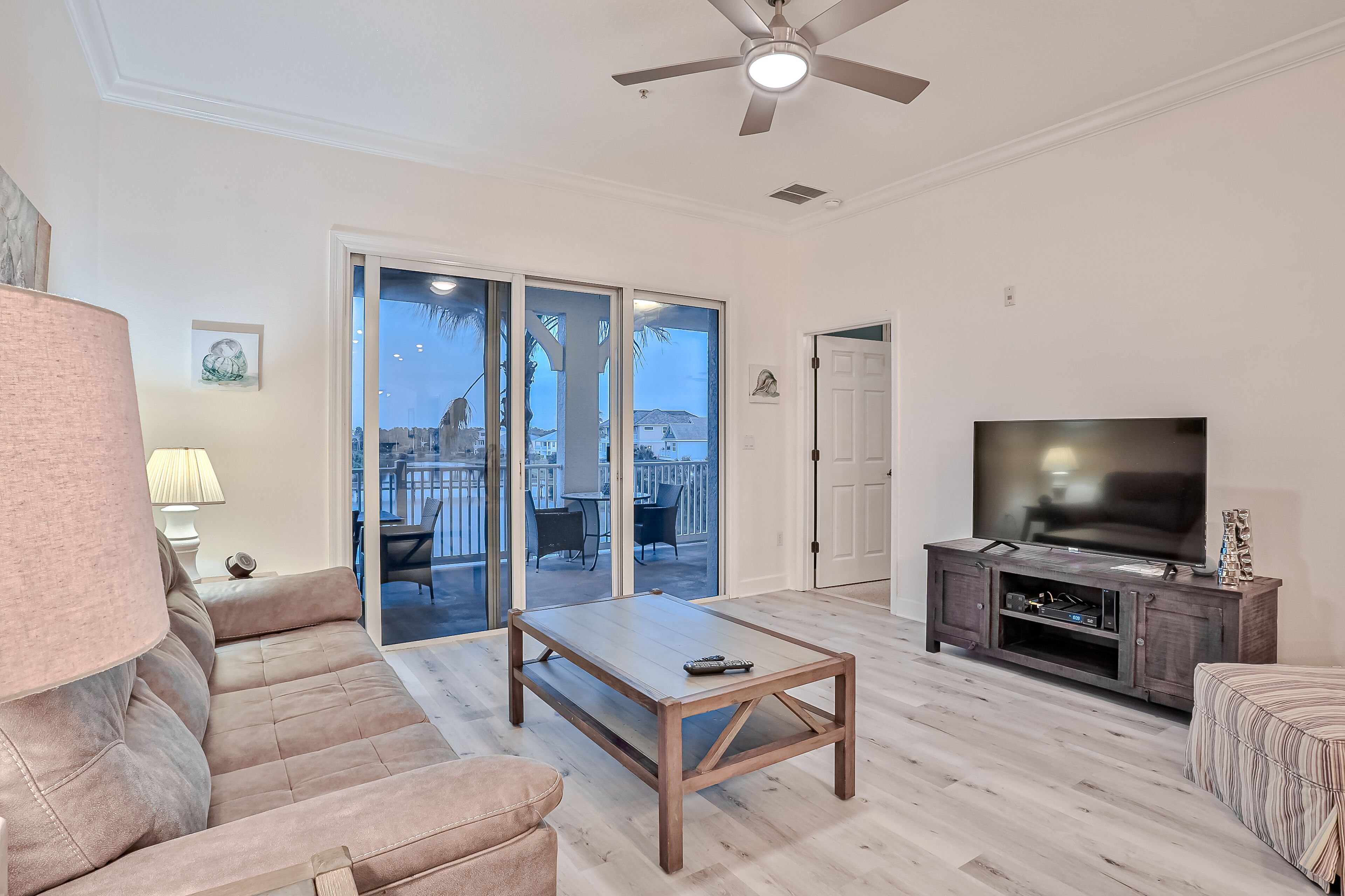 Elegant Waterfront Condo With Central Ac, Balcony, And Shared Pools & Hot Tubs - Palm Coast, FL