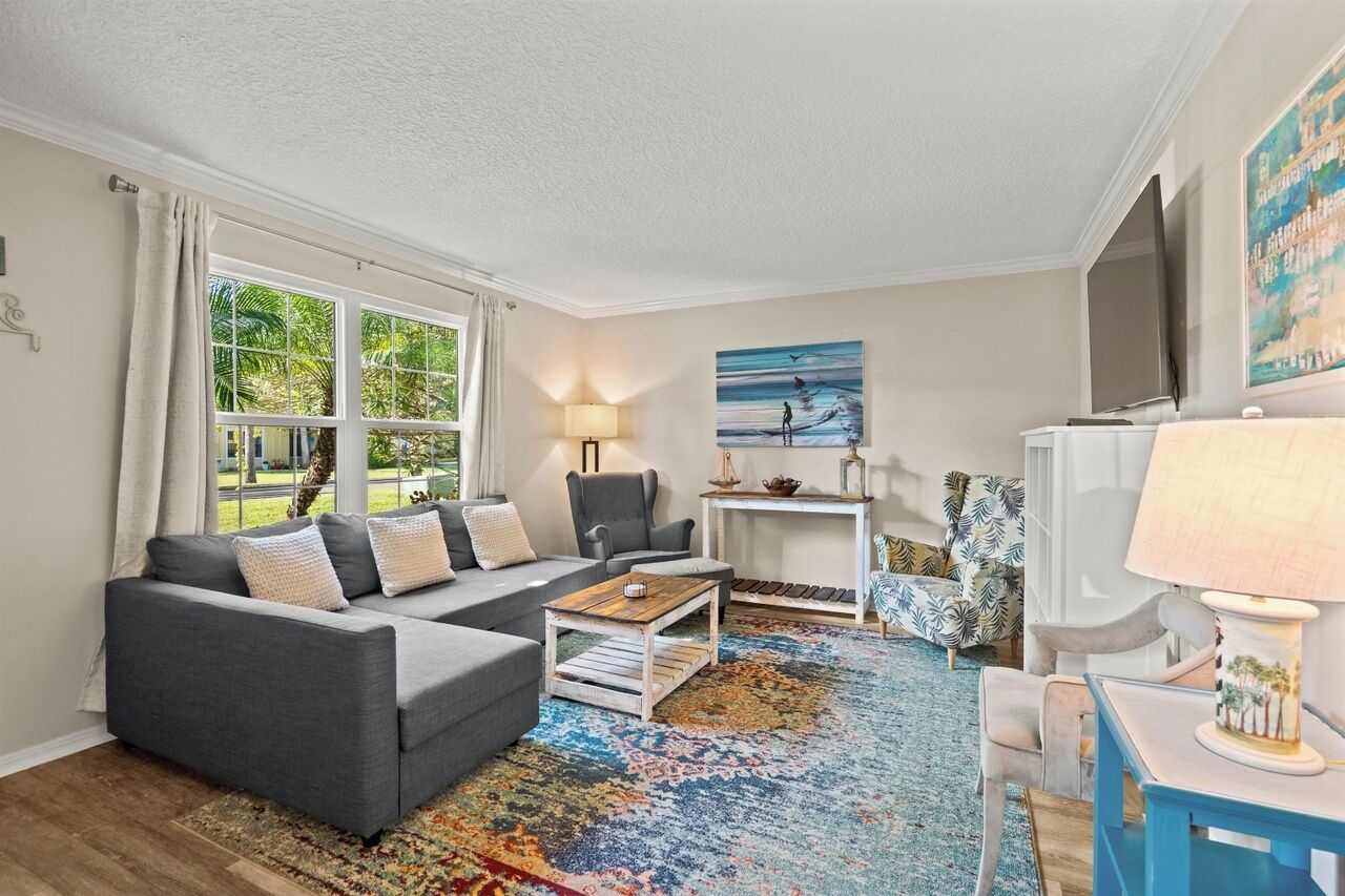 Colorful Condo W/shared Pool, Free Wifi, Central A/c - Blocks From The Beach - St. Augustine, FL