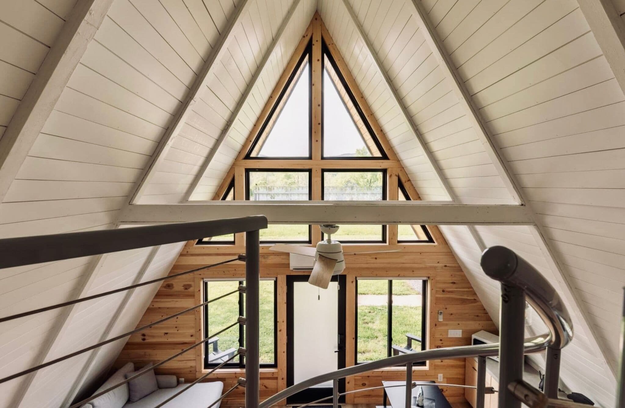 The A-frame - 2 Kings - Solo Stove - Wifi - Washer/dryer - Walk 2 Town - Hammock - Black Mountain, NC