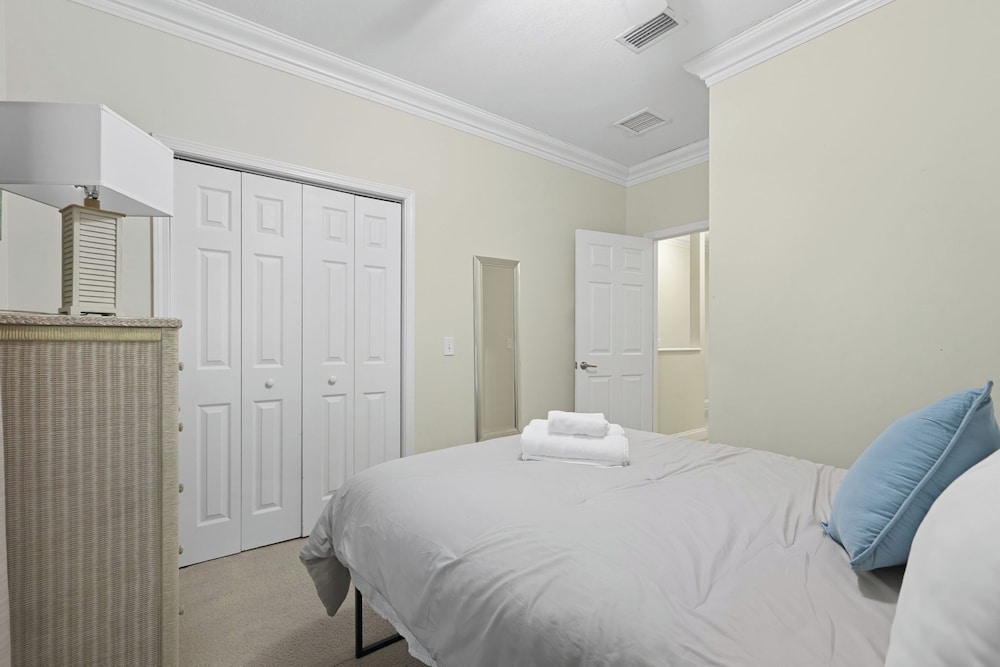 Amazing NEW Oasis Walk to Beach Mins to Mayo - Jacksonville Beach | Vrbo