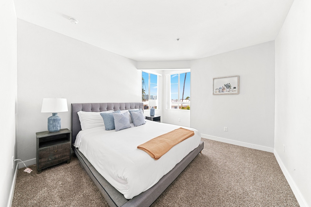 Acacia Waterfront Marina Views Pool Gym Jacuzzi And Sauna - Marina del ...