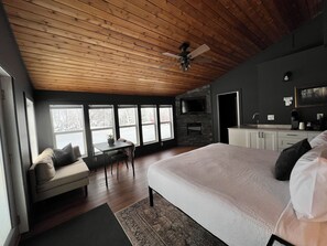 Suíte, 1 cama King, cozinha americana, vista para o jardim | Wi-Fi de cortesia