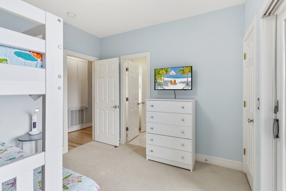 OBX Escape: Waterfront Condo Near Downtown - Manteo | Vrbo