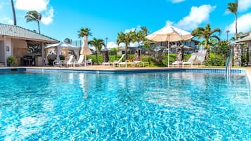 Villa, 2 quartos (Ocean View, Sleeps 6 (KBV-37B3)) | Piscina | 2 piscinas exteriores
