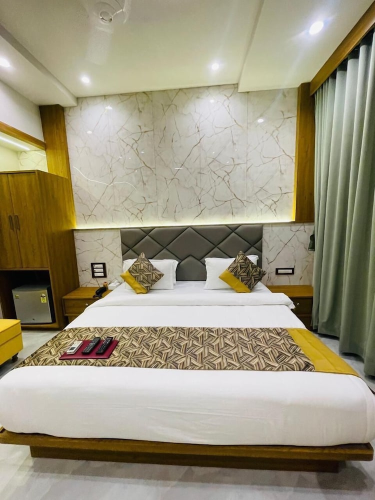 Hotel Double Crown Mumbai Airport T2 - Mumbai
