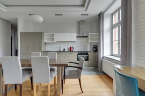 Apartamento Deluxe | Ferro/tábua de engomar, Wi-fi grátis