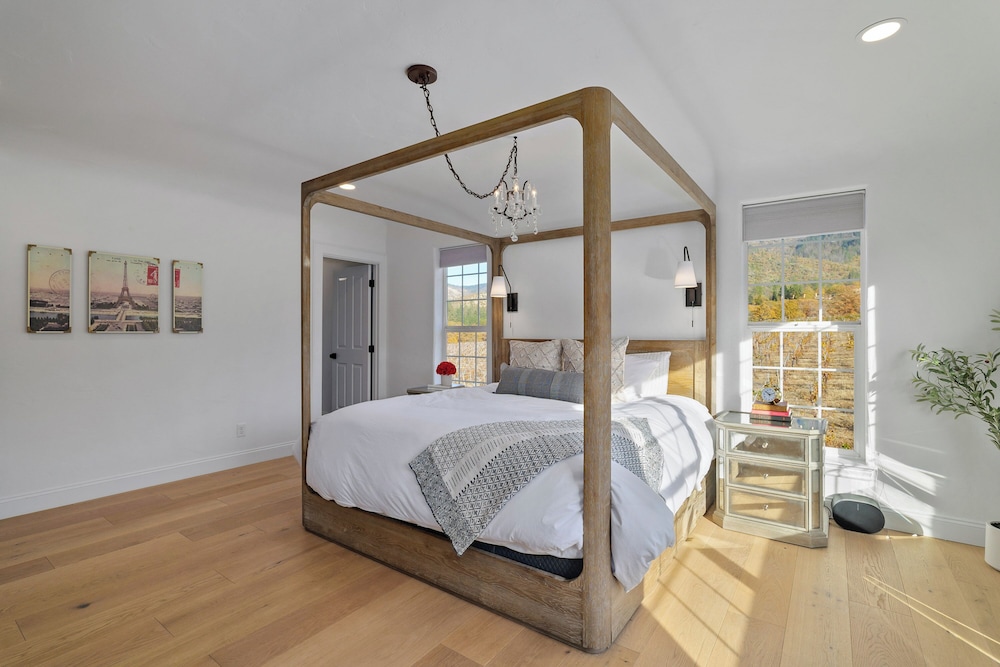 Private vineyard sanctuary for 6. Savor coffee at sunrise in the backyard oasis, soak in the hot ...