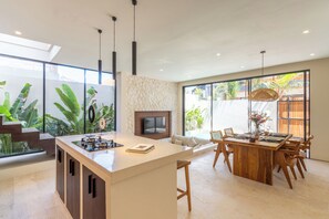 Villa, 2 quartos, piscina privativa | Sala de estar | Smart TV 