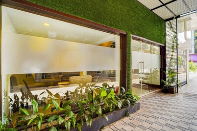 Fabhotel Holiday Park