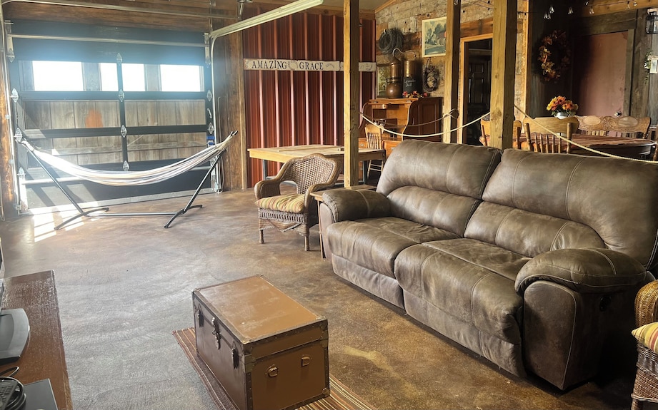 Charming Barn With Ac In Rogersville - 2 Bedrooms Available - Ozark, MO