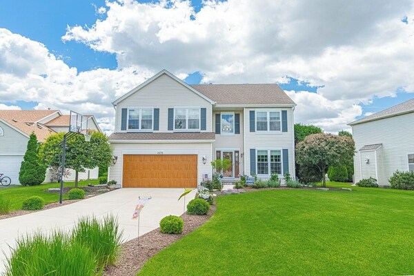 Modern 4 Bedroom Private Vacation Home - Joliet, IL