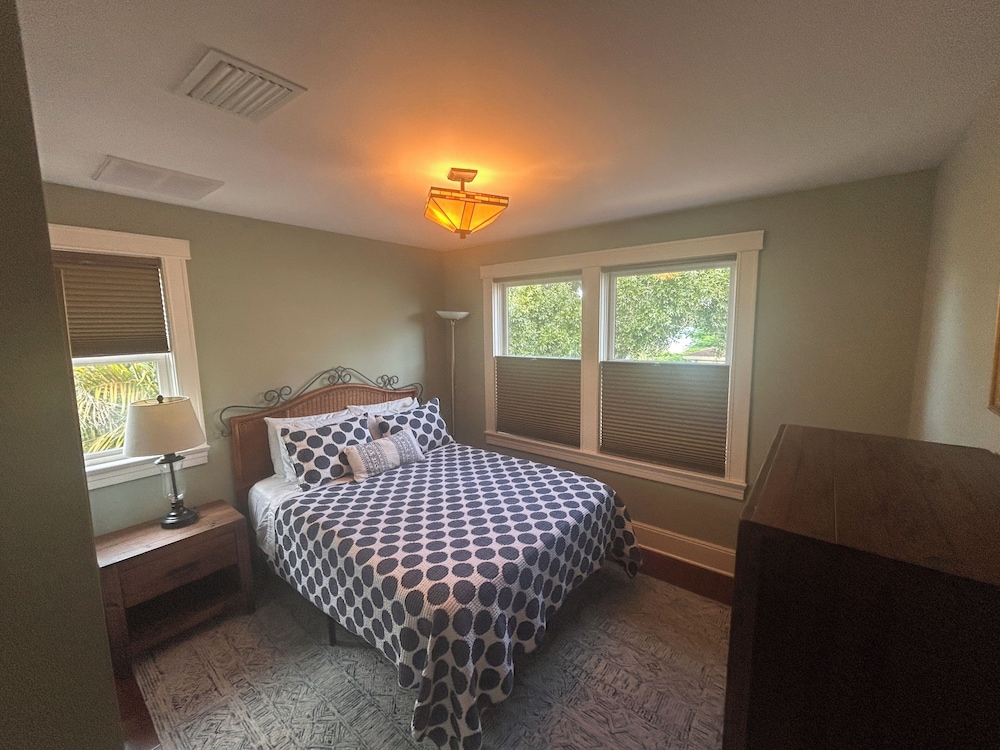 Charming Garage Apt in Hyde Park/Tampa - Tampa | Stayz