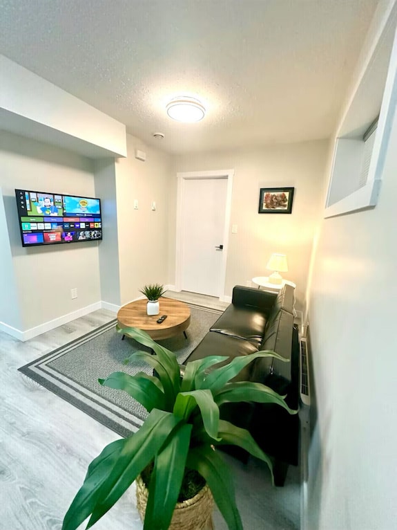 Cozy Guest House In The Greens, Regina.\nnewly Finished 1-bed Basement Suite. - Saskatchewan