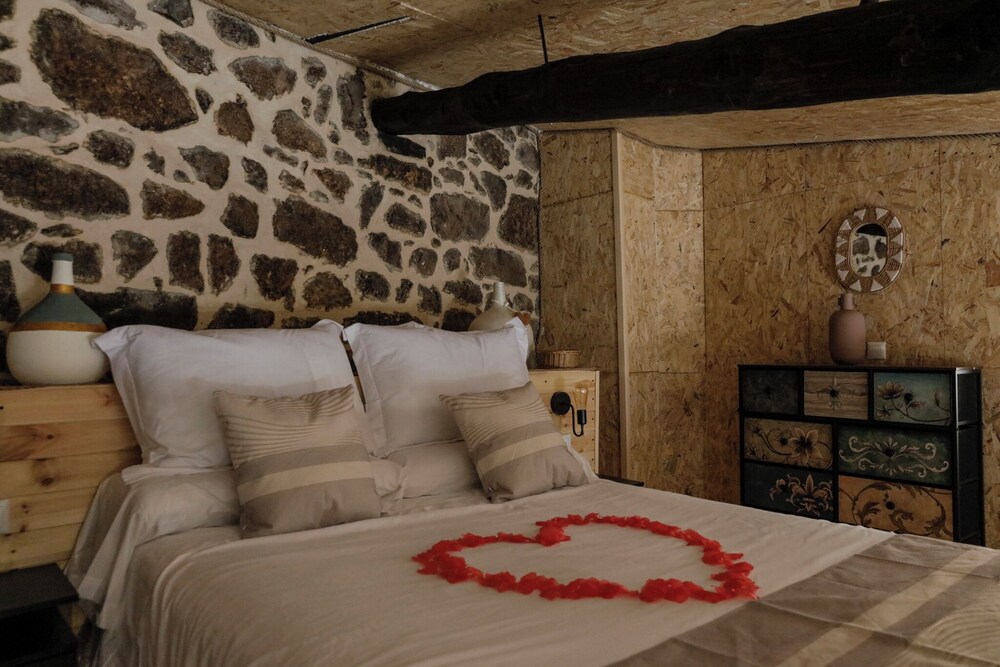 Oira House Jacuzzi. Oira2x1 Promotion - Ourense | Vrbo