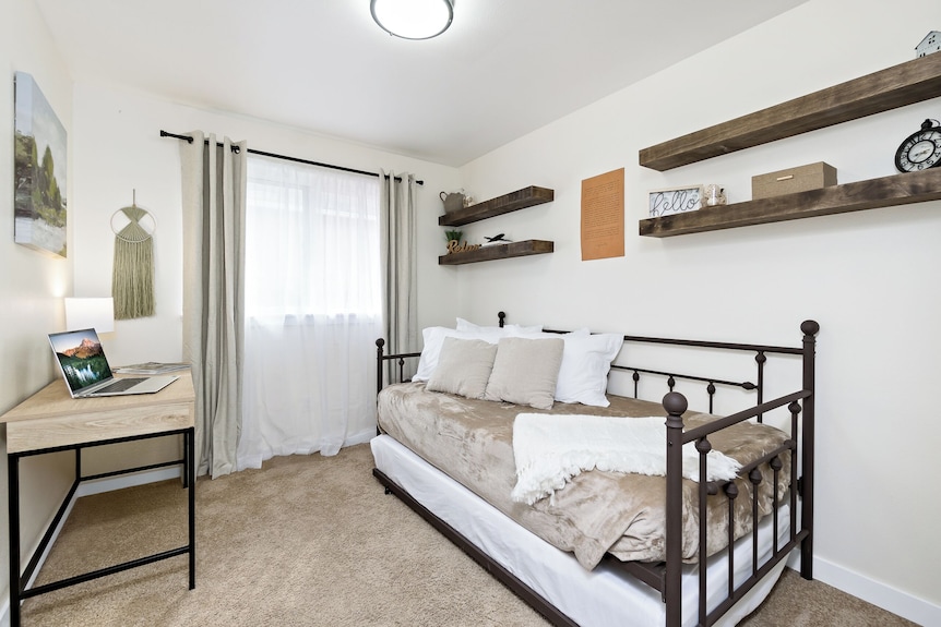 15 Min To Downtown Tacoma - Centrally Located - Tacoma, WA