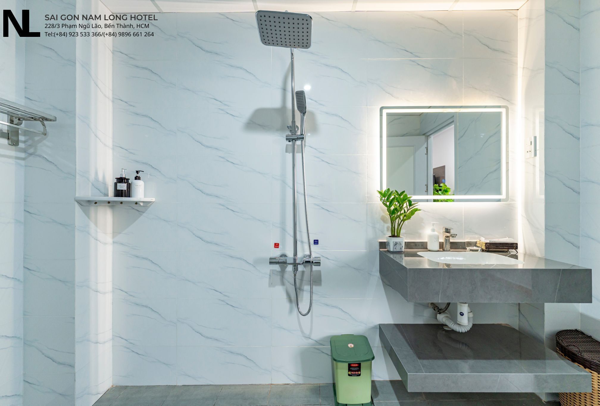 Quarto Quádruplo Familiar, varanda, Vista para a cidade | Casa de banho | Um polibã, um secador de cabelo, toalhas fornecidas, sabão 