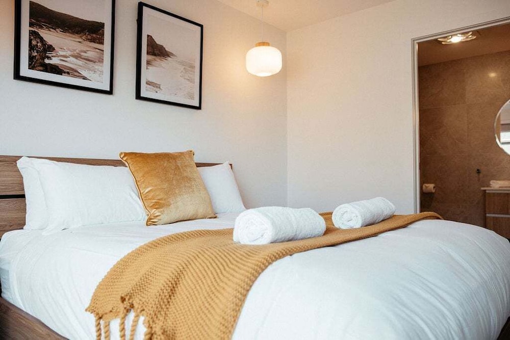 Sunnybank Sea & Stay - St Helens | Stayz