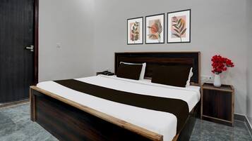 Quarto Deluxe, Vista para a cidade | Secretária, ferro/tábua de engomar, Wi-fi grátis