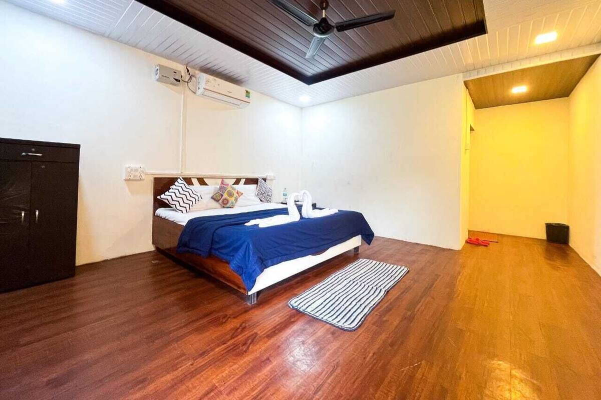 Quarto Duplo Deluxe, vista para o jardim | Secretária adequada para computadores portáteis, Wi-fi grátis 