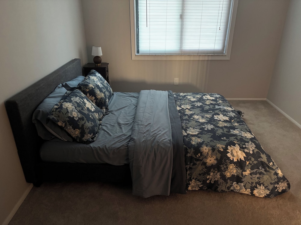Marvelous river view 2-bedroom condo with AC & heat in Cincinnati ...