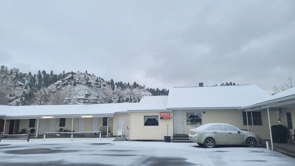 Restwel Motel - Montana