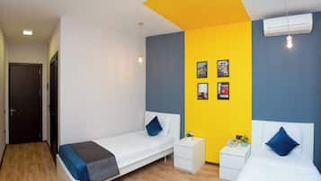 Quarto Twin, Vista para a cidade | Quartos insonorizados, ferro/tábua de engomar, Wi-fi grátis