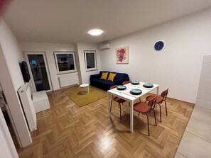 Apartamento Clássico, varanda | Sala de estar