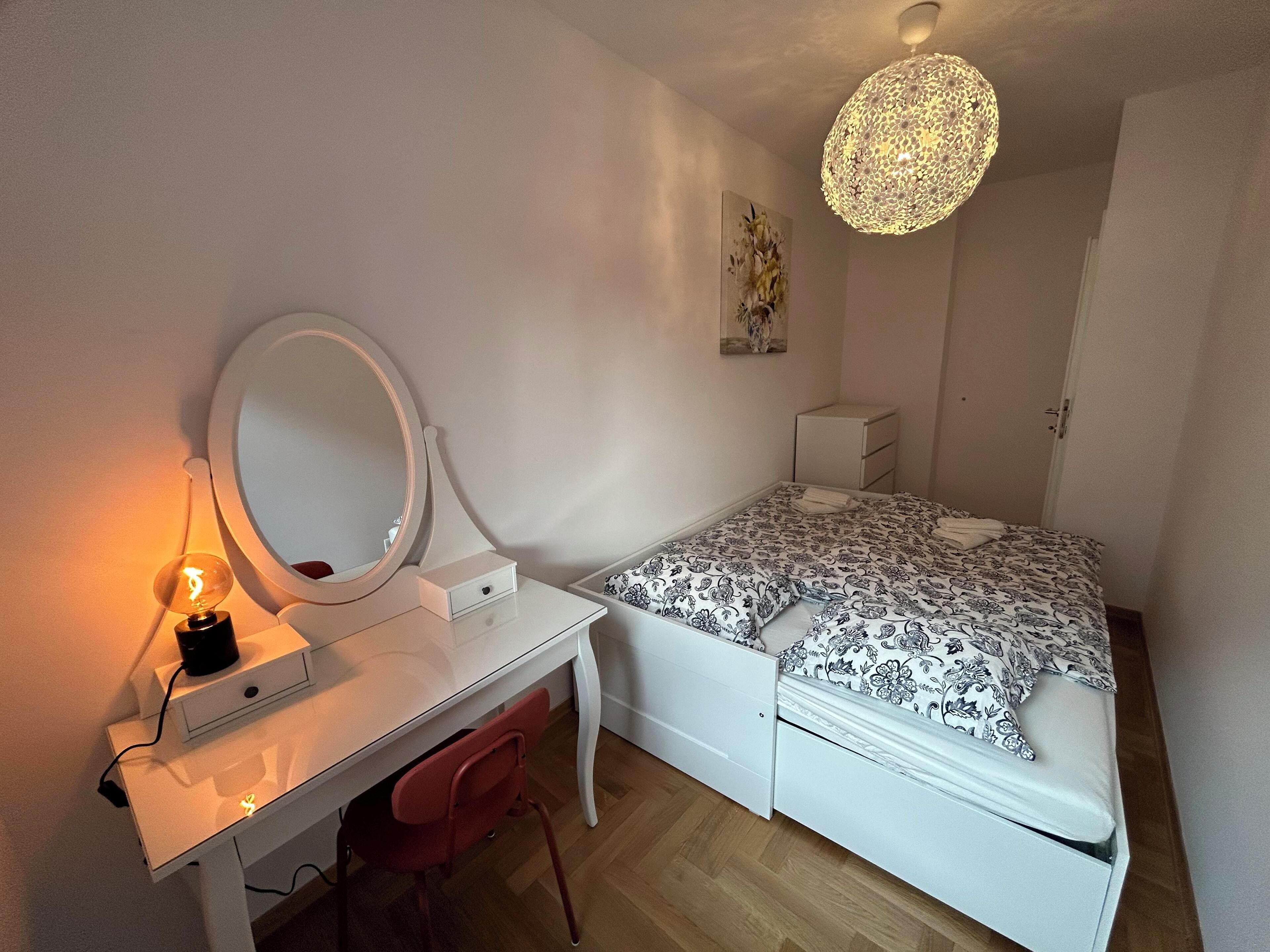 Apartamento Clássico, varanda | Quartos insonorizados, ferro/tábua de engomar, Wi-fi grátis 