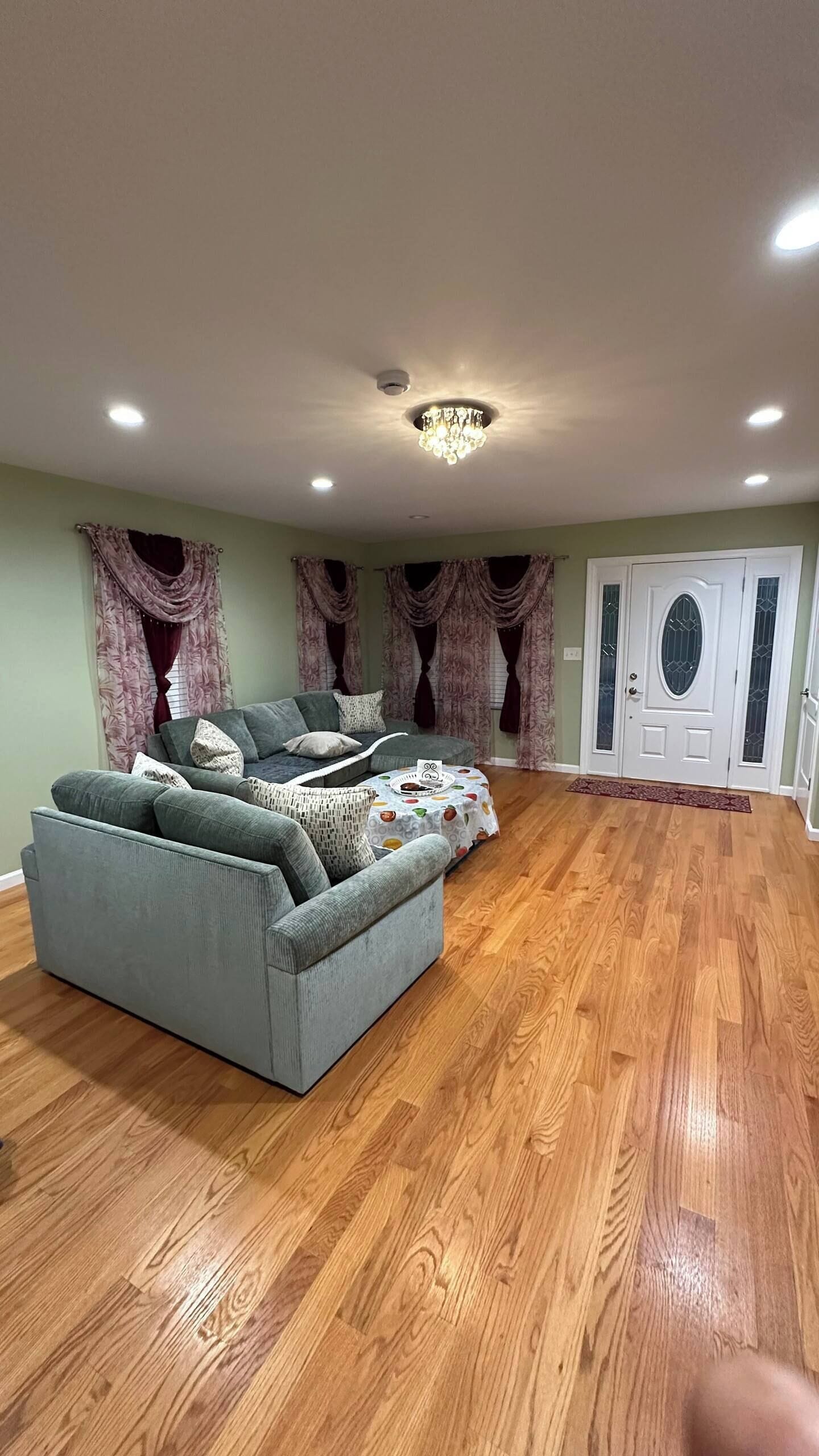 Beautiful Home In Freeport New York 11520. - Oceanside, NY