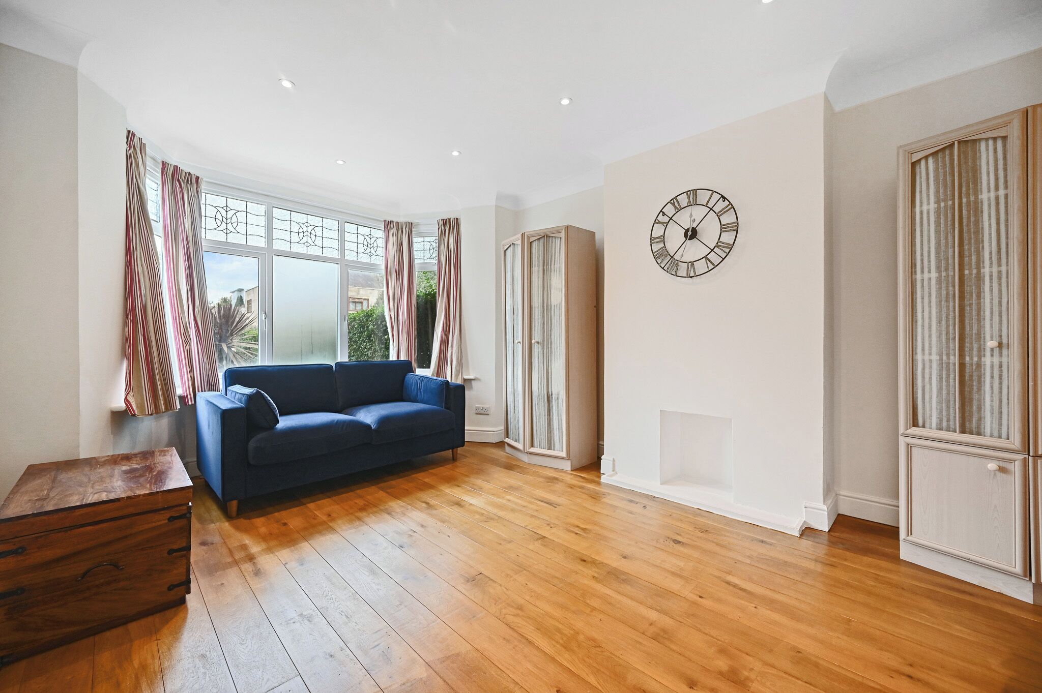 Spacious 4-bedroom Luxury Retreat In Willesden - Notting Hill