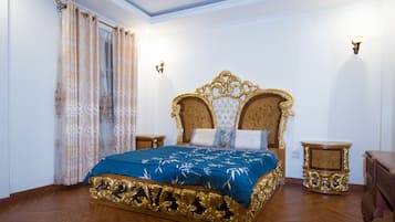 Quarto Duplo Deluxe, 1 cama king-size, varanda, Vista para a cidade | Wi-fi grátis