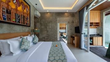 Two Bedrooms Private Pool Villa | Cofres nos quartos, escrivaninha, espaço de trabalho para notebook
