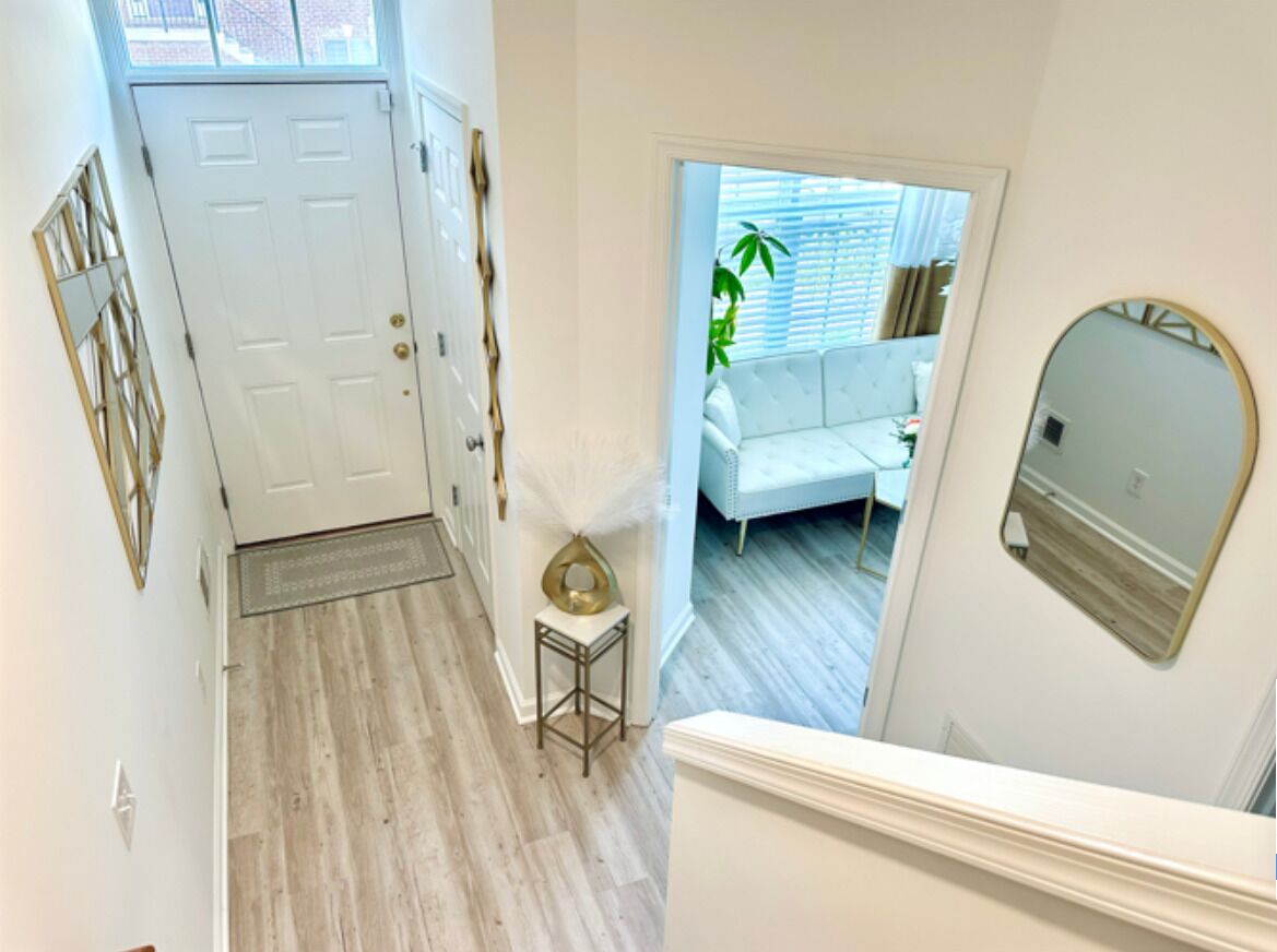 Charming 3 Bedroom, 3.5 Bathroom Townhome In Ashburn, Virginia - Ashburn, VA