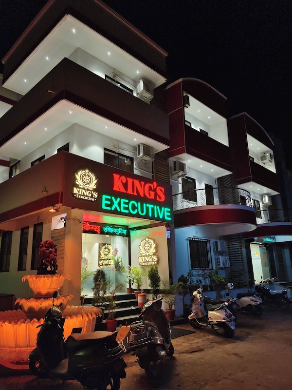 Kings Executive - Tuljapur