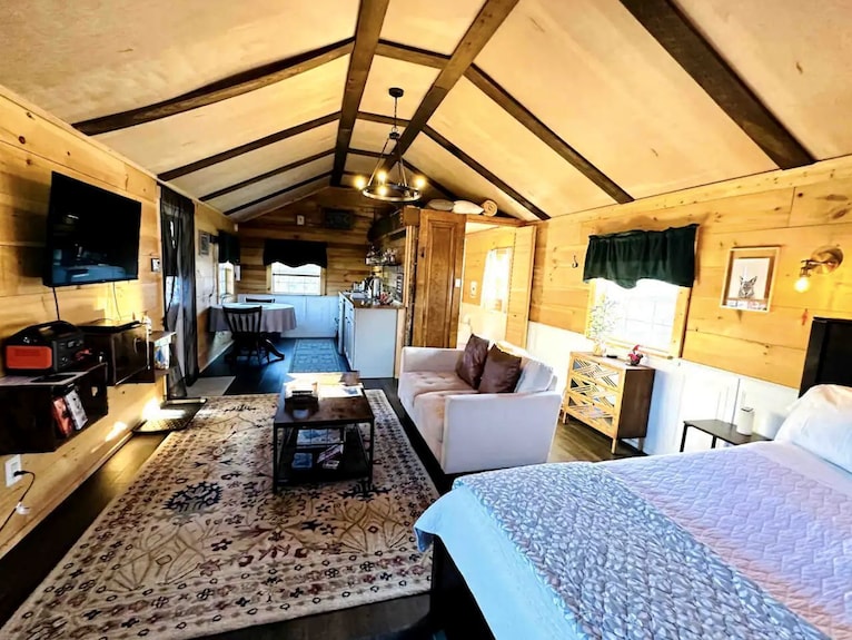 Charming Pet-friendly Log Cabin Rental For Relaxing Getaways In Ringtown, Pennsylvania - Locust Lake State Park, Barnesville