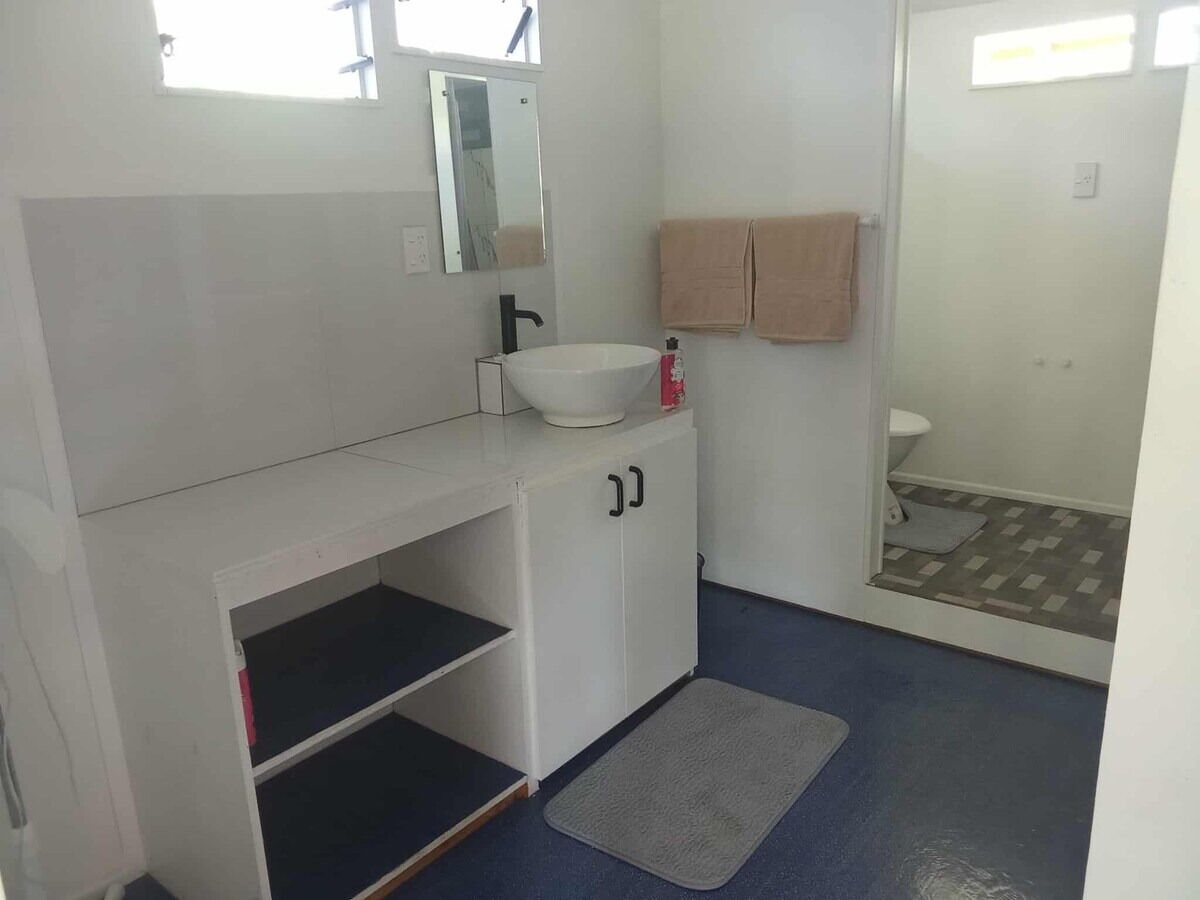 Live As A Local. Easy Access: Vilis, Kaps, Turangi Eatery, & Bus Routes Nearby!" - Rarotonga