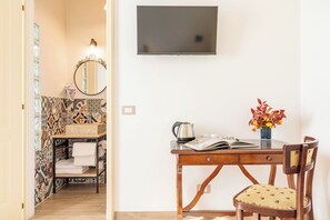 Quarto Deluxe, 1 cama queen-size, não fumadores, ar condicionado | Wi-fi grátis 