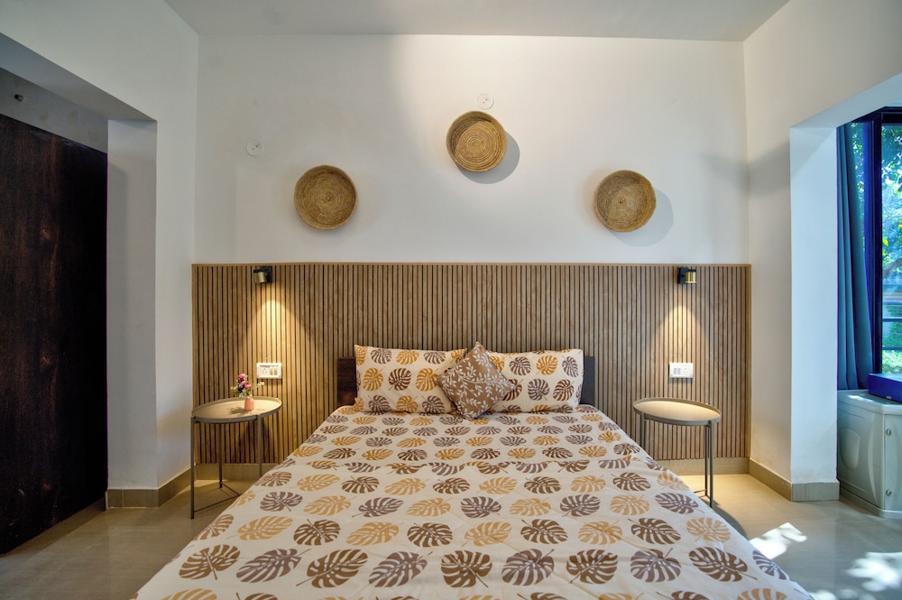 Sun-kissed 1BHK Vagator French Windows. - Chapora | Stayz