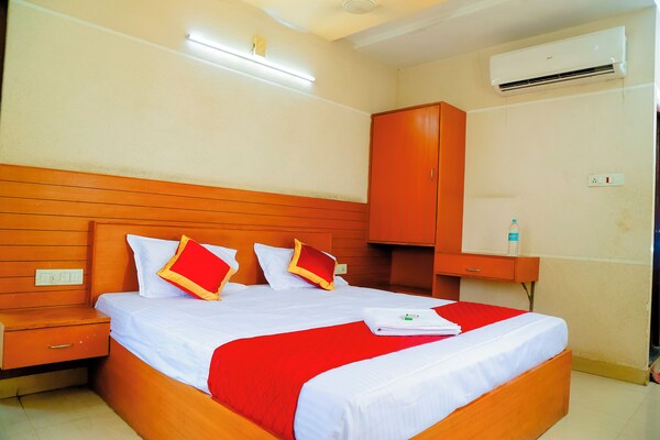 Hotel Breezeland - Erode Railway Station - Erode