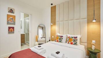 Apartamento | Espaço de trabalho para notebook, ferros/tábuas de passar roupa